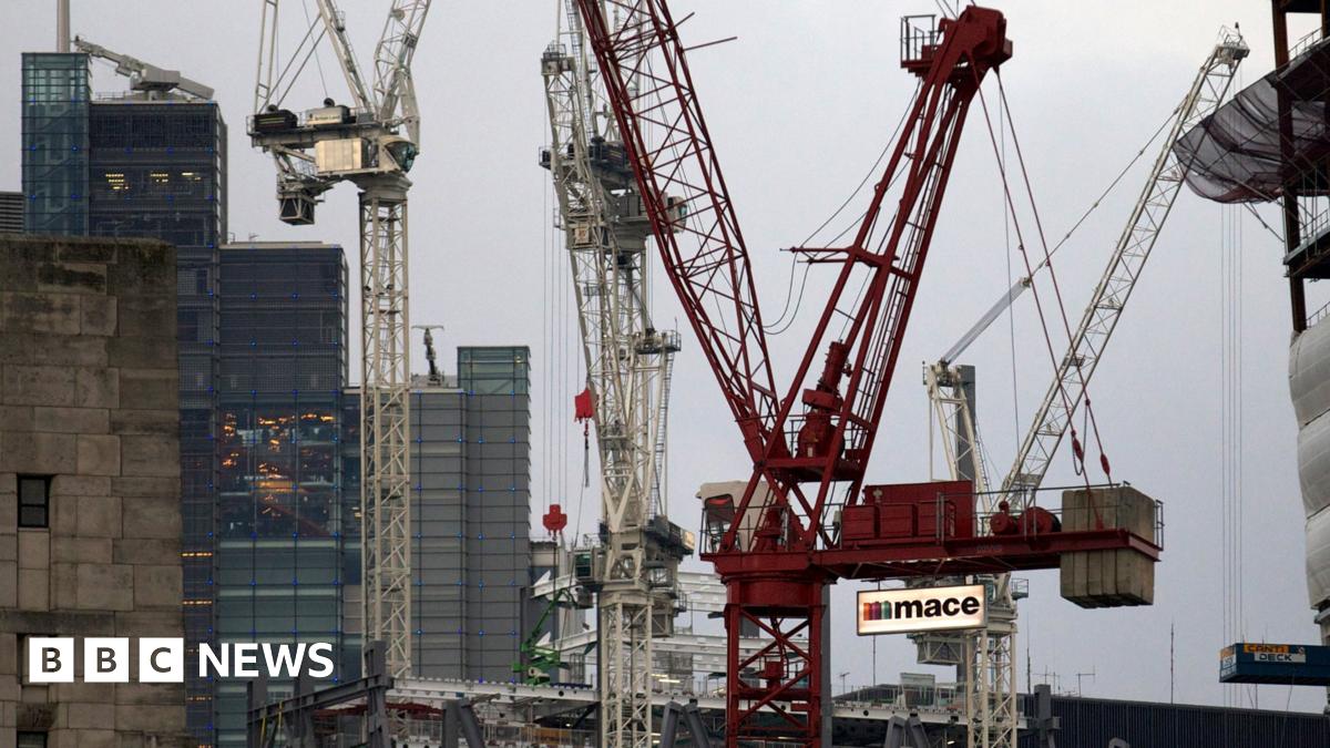 UK economy 'contracted in fourth quarter' - BBC News