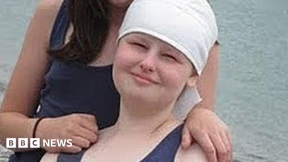 'Bucket list' teenager Alice Pyne loses cancer battle - BBC News