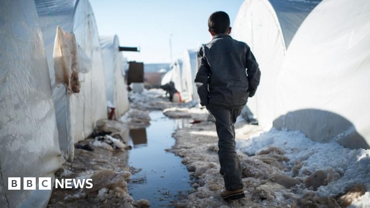 Syria conflict causing 'staggering' humanitarian crisis - BBC News