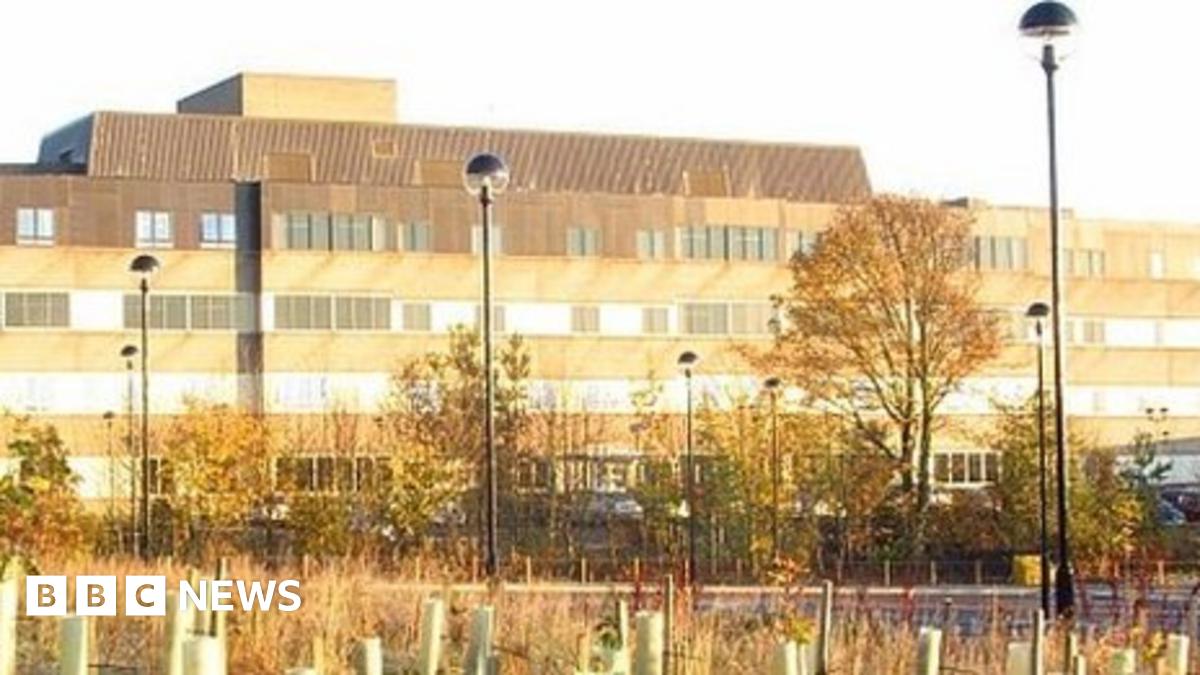 Hawick pensioner badly burned in fire - BBC News