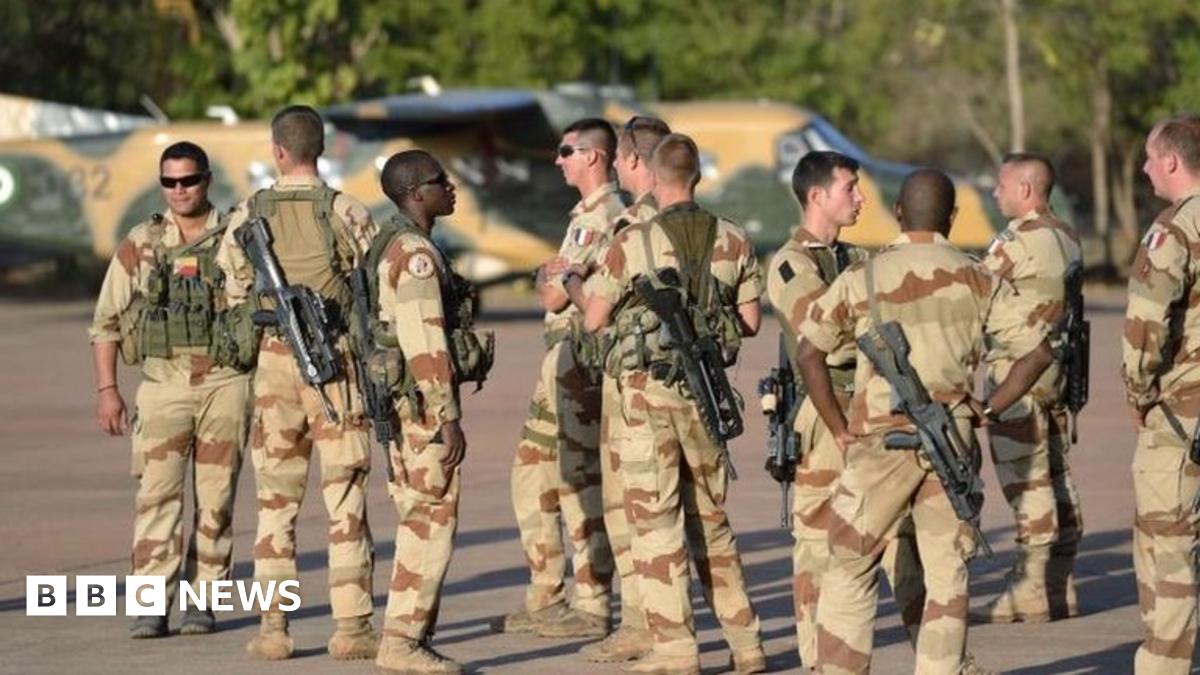 Mali conflict: France to increase troop numbers - BBC News