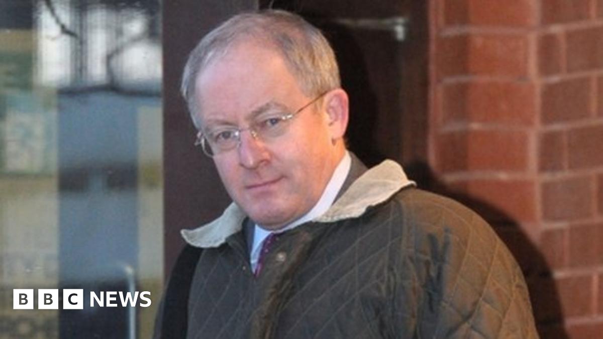 Army officer in fraud case 'forged wife's signature' - BBC News