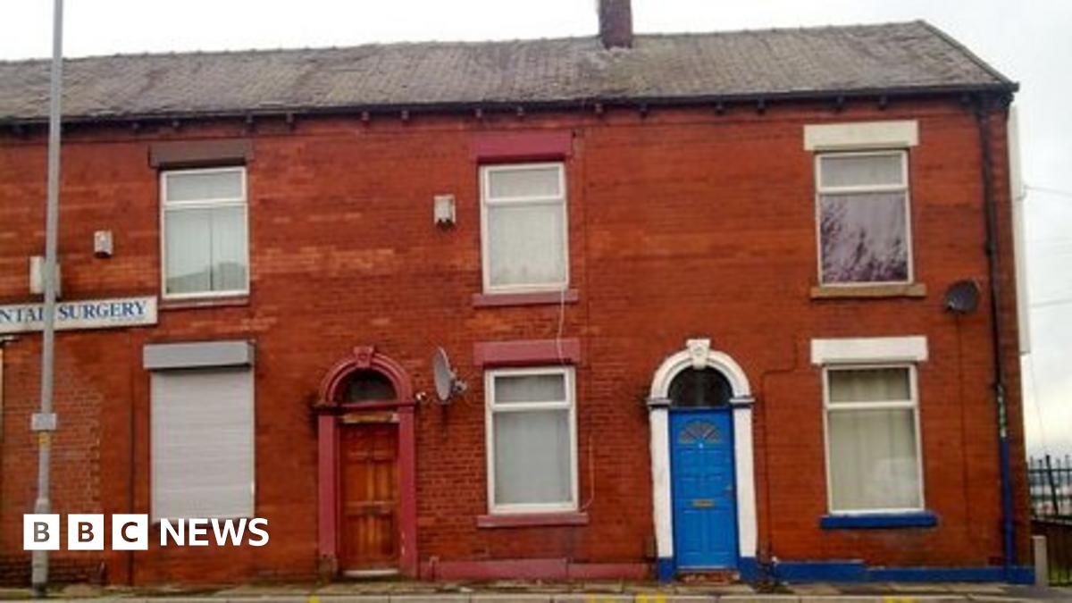 One in five in Greater Manchester in extreme poverty - BBC News