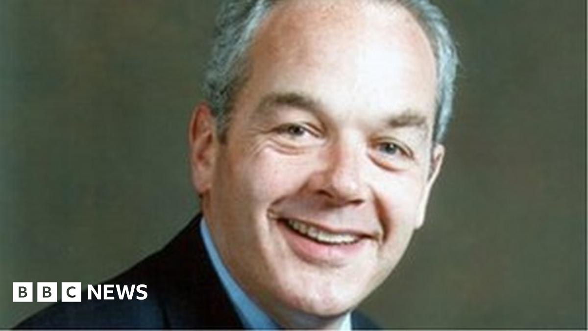 Hampshire deputy chief constable Andy Marsh in line for top job - BBC News