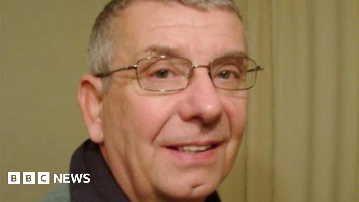 Cyclist Alan Mort death: Judge warning after John Evans jailed - BBC News