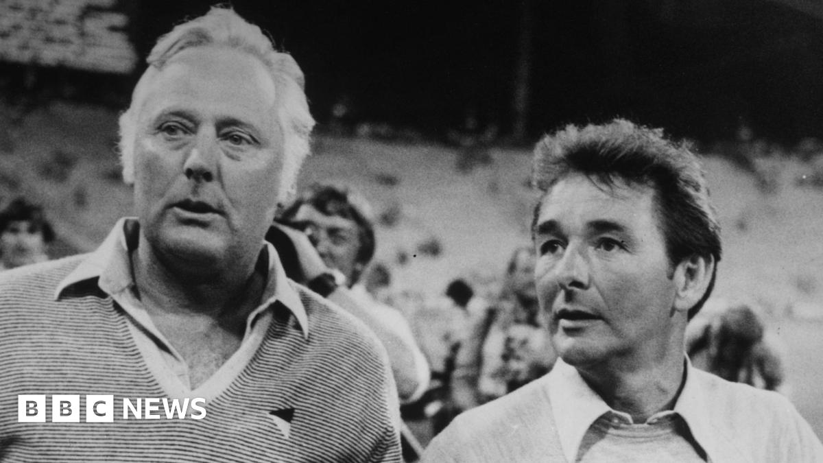 Clough and Taylor: Football legends' families to join in run - BBC News