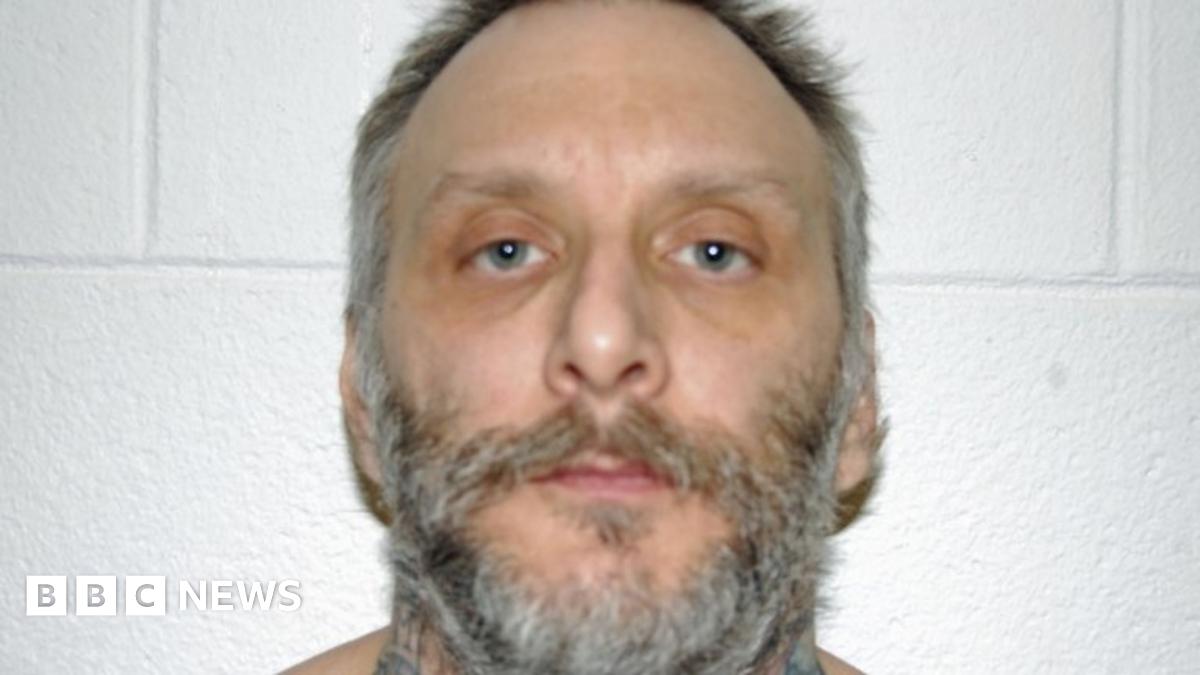 Virginia inmate Robert Gleason dies by electric chair - BBC News