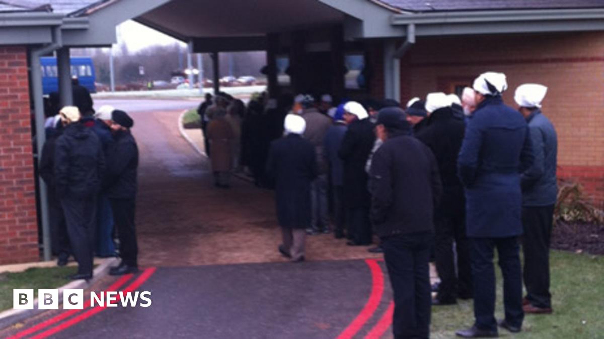 Funeral for Lord King of West Bromwich, UK's first Sikh peer - BBC News