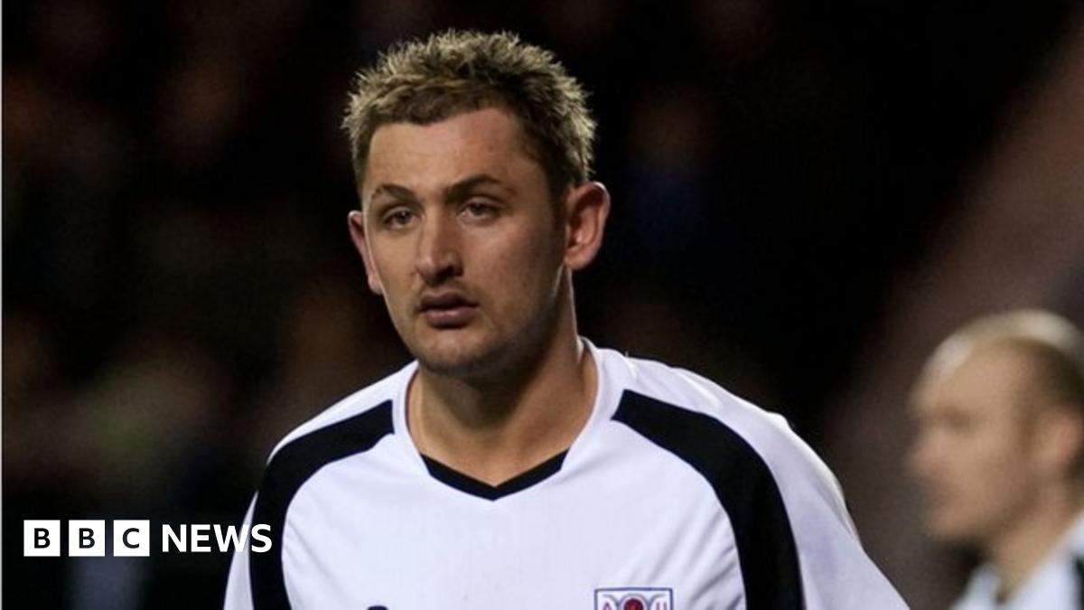 Former footballer Alex Williams admits supplying designer drugs - BBC News