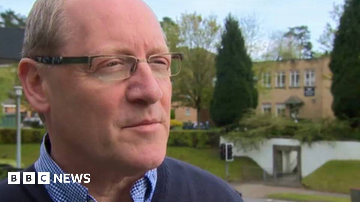 Cardiff North Conservative MP Jonathan Evans to step down - BBC News