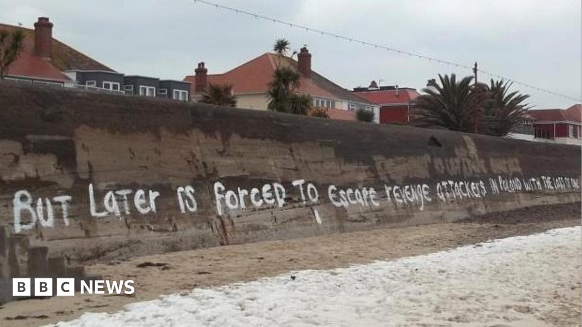Jersey 'abuse graffiti' raises concerns in island - BBC News