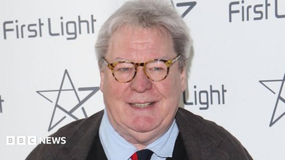 Sir Alan Parker to receive Bafta fellowship - BBC News