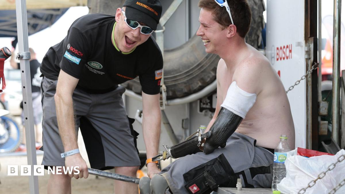 Triple amputee Cpl Tom Neathway home from Dakar rally - BBC News