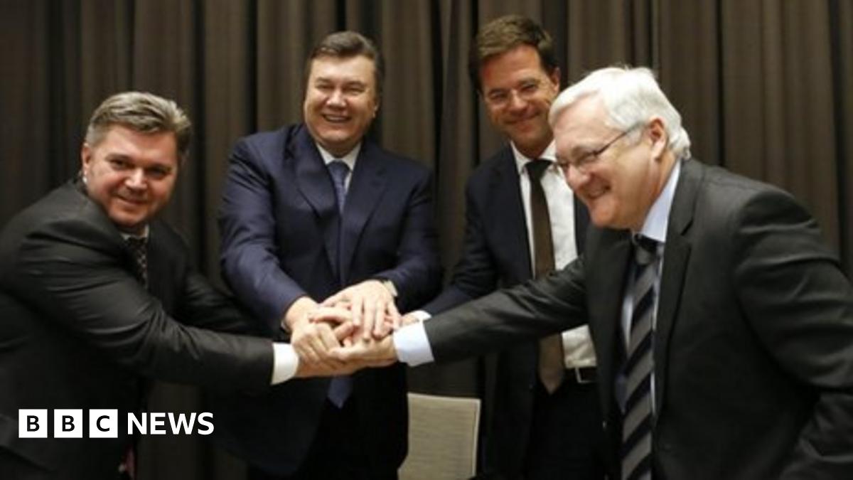 Ukraine and Shell sign '$10bn' shale gas deal - BBC News