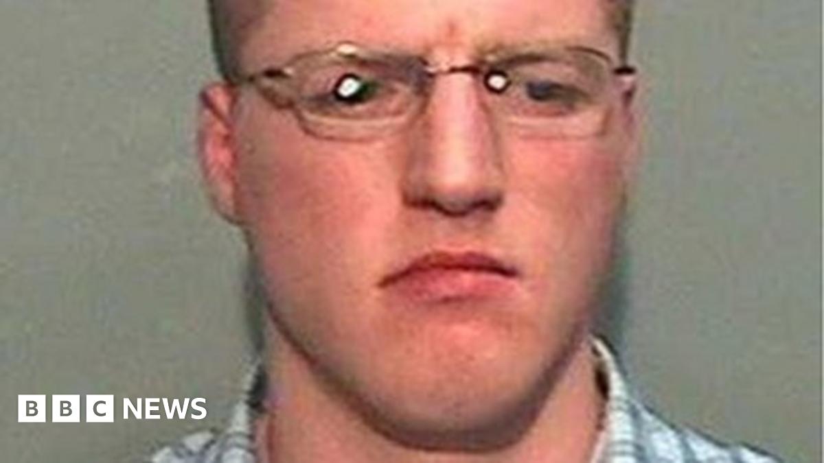 Thomas Devlin murderer gets extra year for escape attempt - BBC News