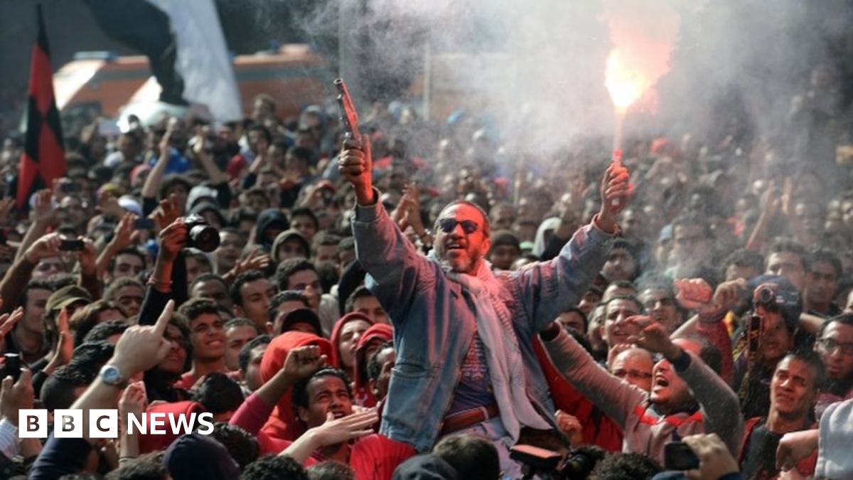 Egypt football: Death sentences over Port Said stadium violence - BBC News