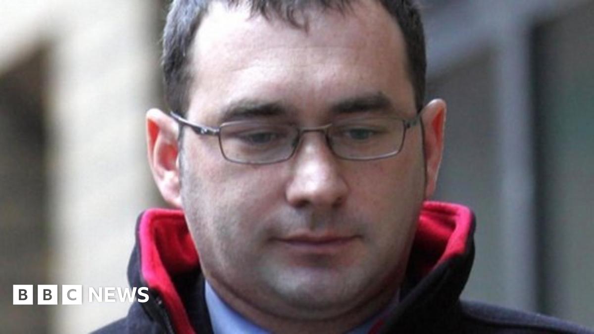 Former PC Christopher Exley sentenced over indecent images - BBC News