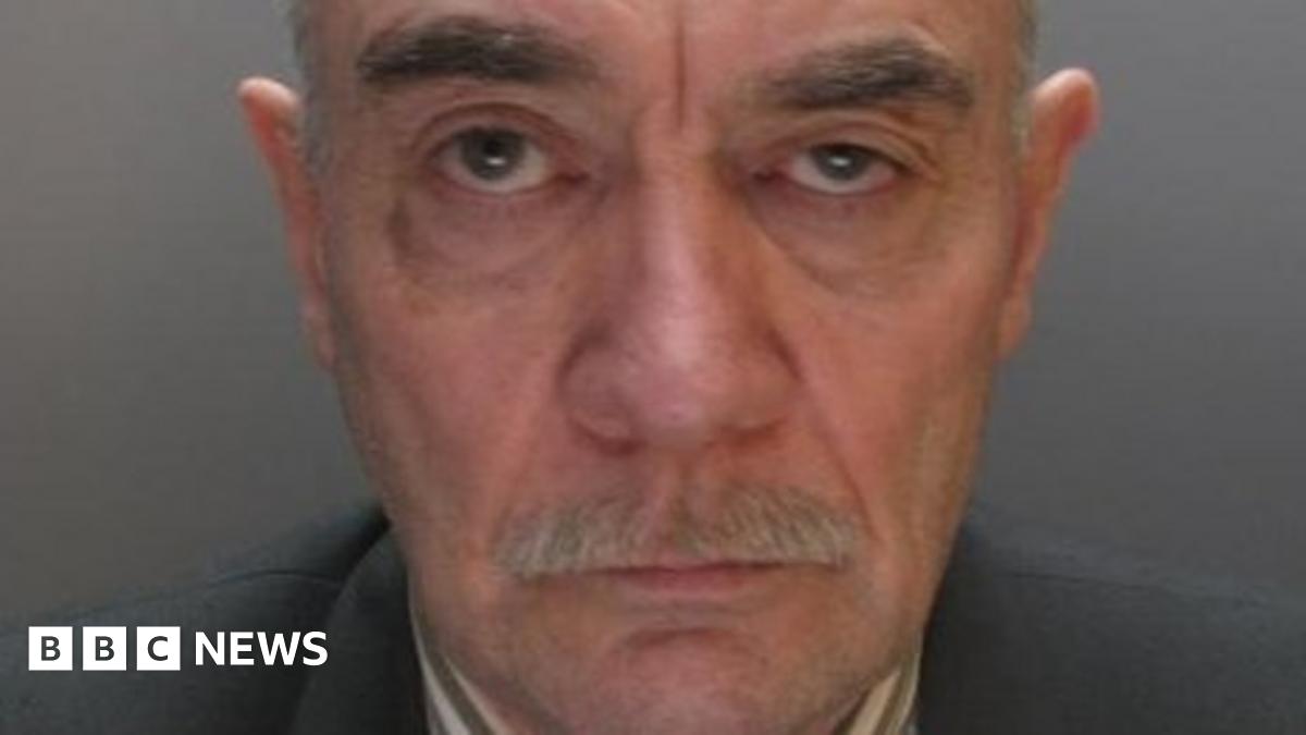 Sean Tierney gets life for attempting to murder neighbours - BBC News