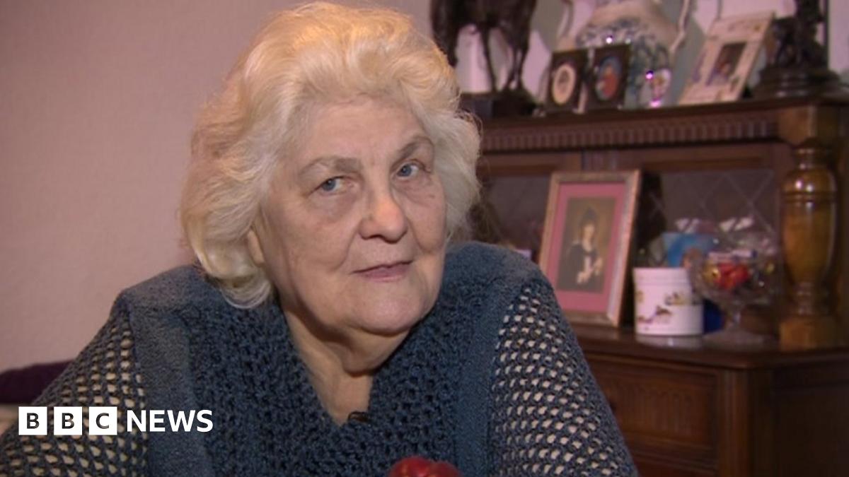 Yorkshire grandmother's letters to US serial killer David Gore - BBC News