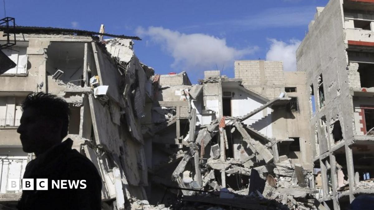 Syria crisis: Brahimi warns horror is 'unprecedented' - BBC News