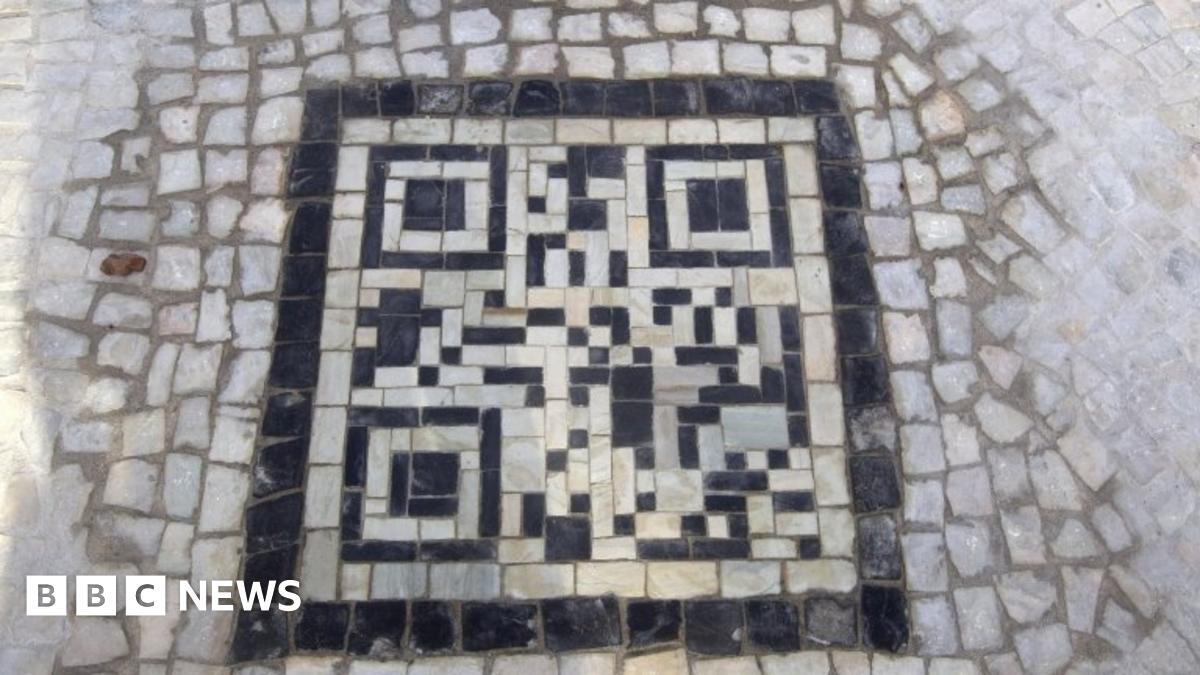 Mosaic QR codes boost tourism in Rio de Janeiro - BBC News