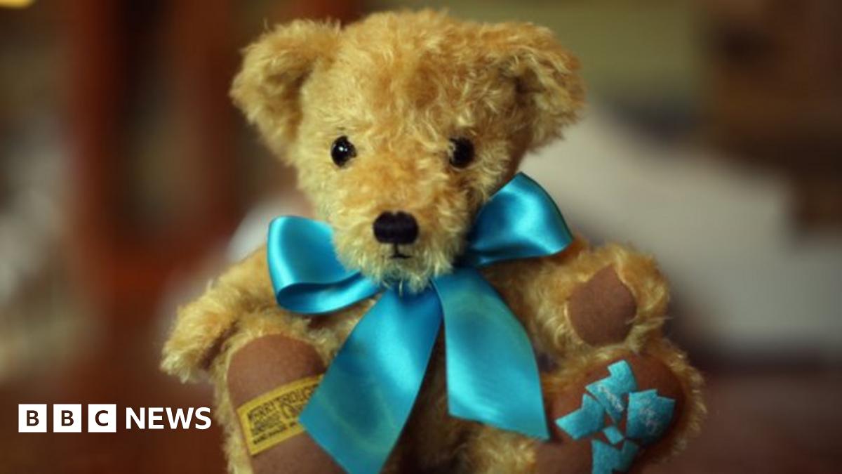 A Point of View: The grown-ups with teddy bears - BBC News
