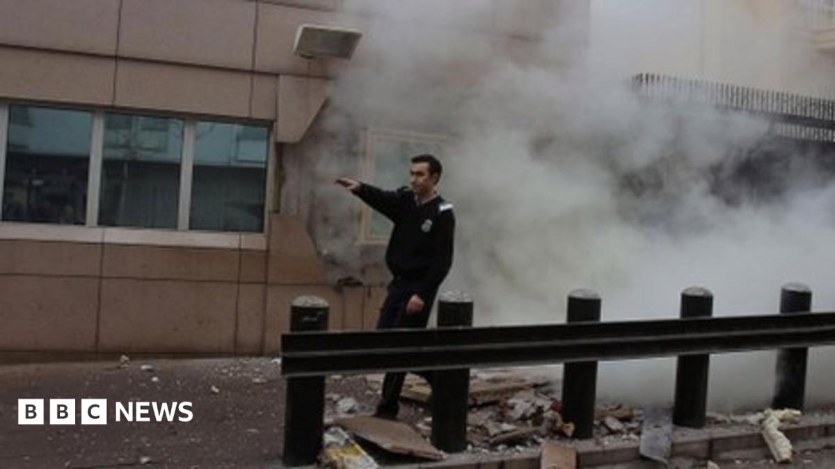 Bomber attacks US embassy in Ankara, Turkey - BBC News