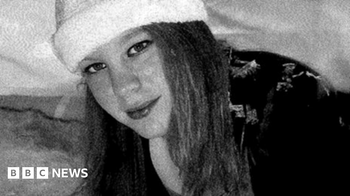 Sasha Marsden stabbed to death in Blackpool alley - BBC News