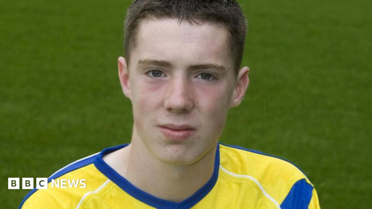Former footballer Darren Wilcox dies from cancer aged 21 - BBC News