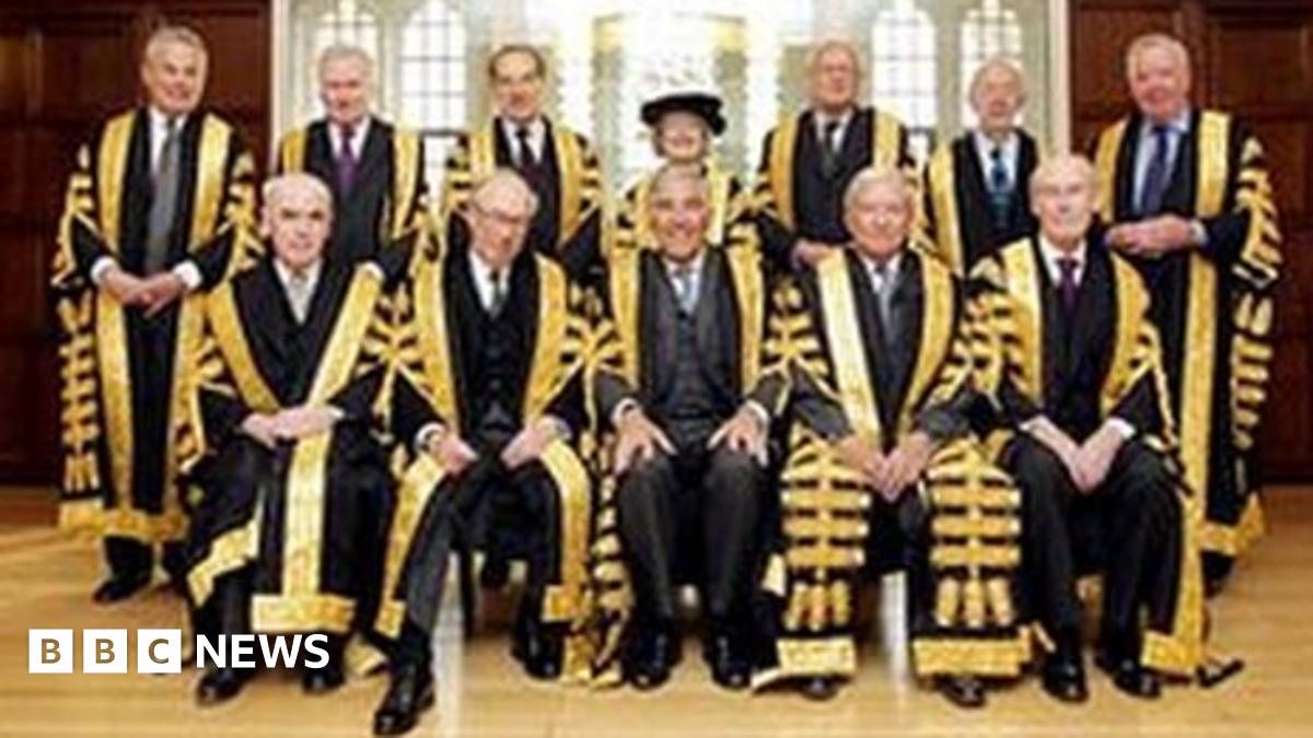 Most judges will avoid pension scheme cuts - BBC News