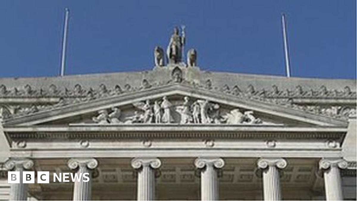 Parades Commission denies DUP 'anti-Protestant' claim - BBC News