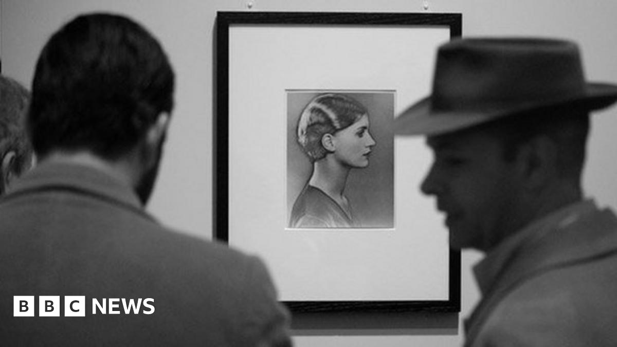 Man Ray's portraits go on show - BBC News