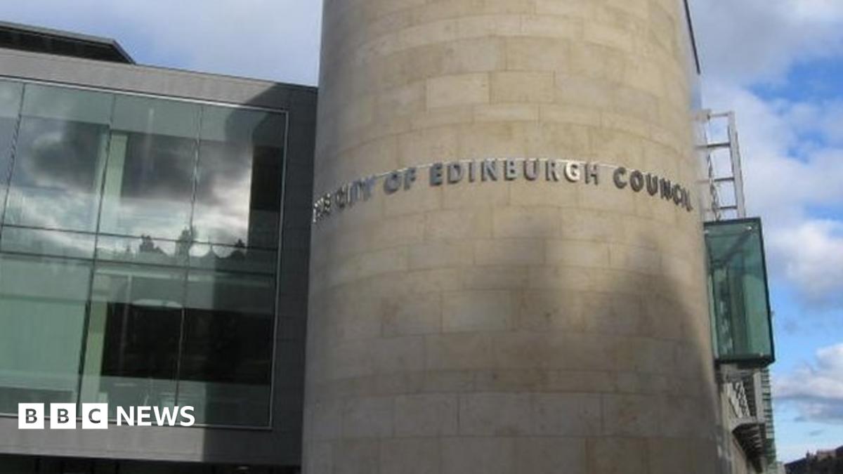 Edinburgh Council agrees budget - BBC News