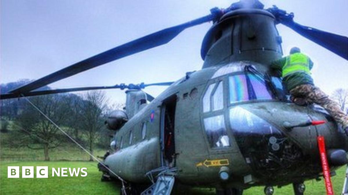 Bird forces RAF Chinook helicopter to land in Rowsley - BBC News