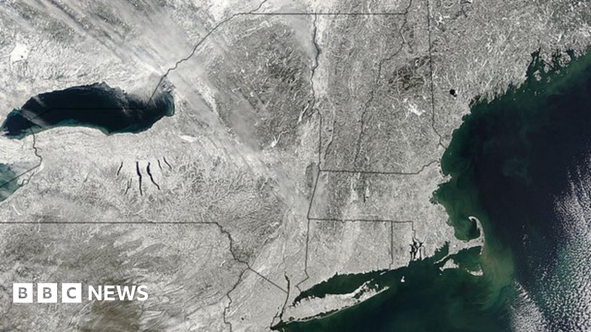 Nemo: Satellite images show US and Canada under snow - BBC News