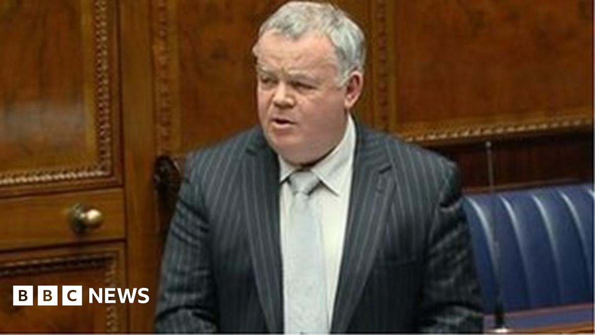 John Dallat told death threat on Garvagh bonfire was for him - BBC News