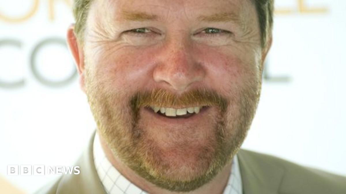 New Cornwall Council chief executive to be sought - BBC News