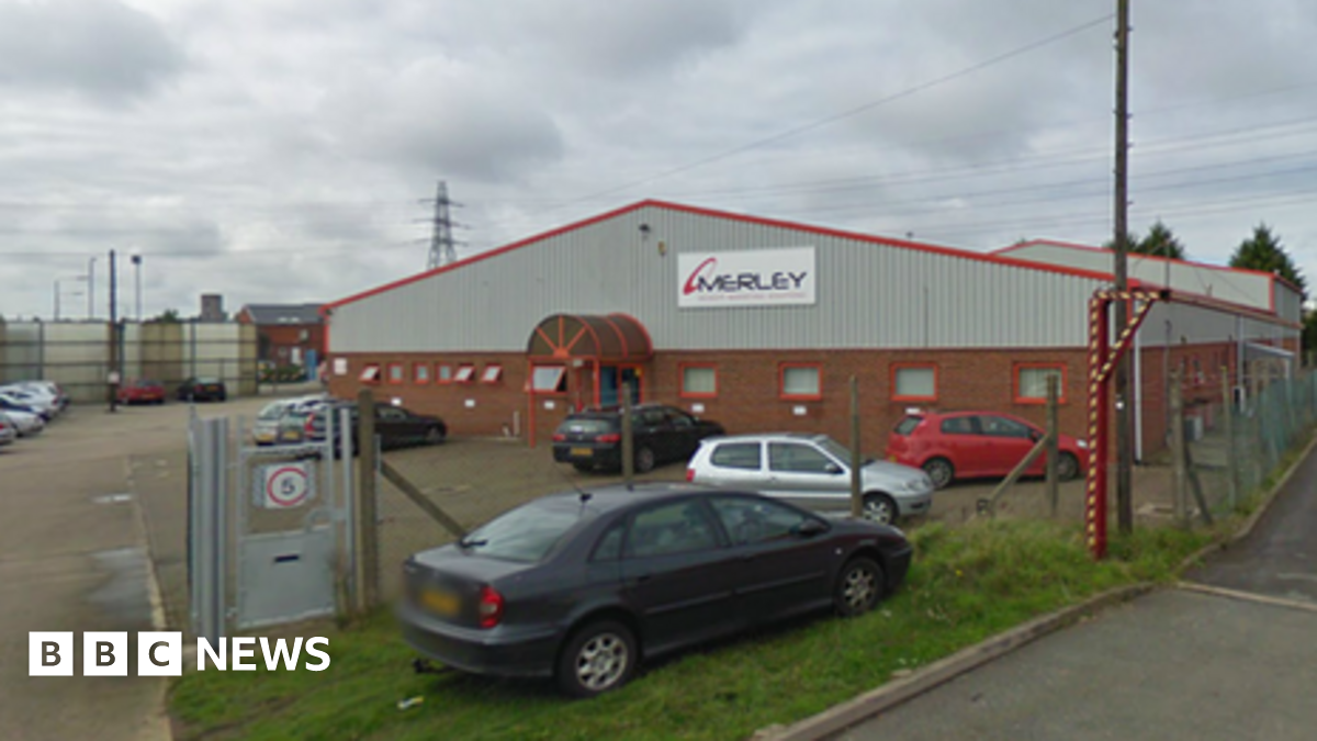 Corby paper firm Merley fined £70K over worker's death - BBC News