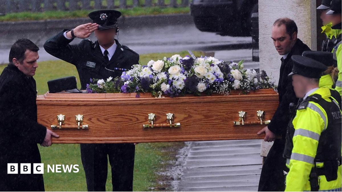 Philippa Reynolds: Funeral hears how she 'touched lives' - BBC News