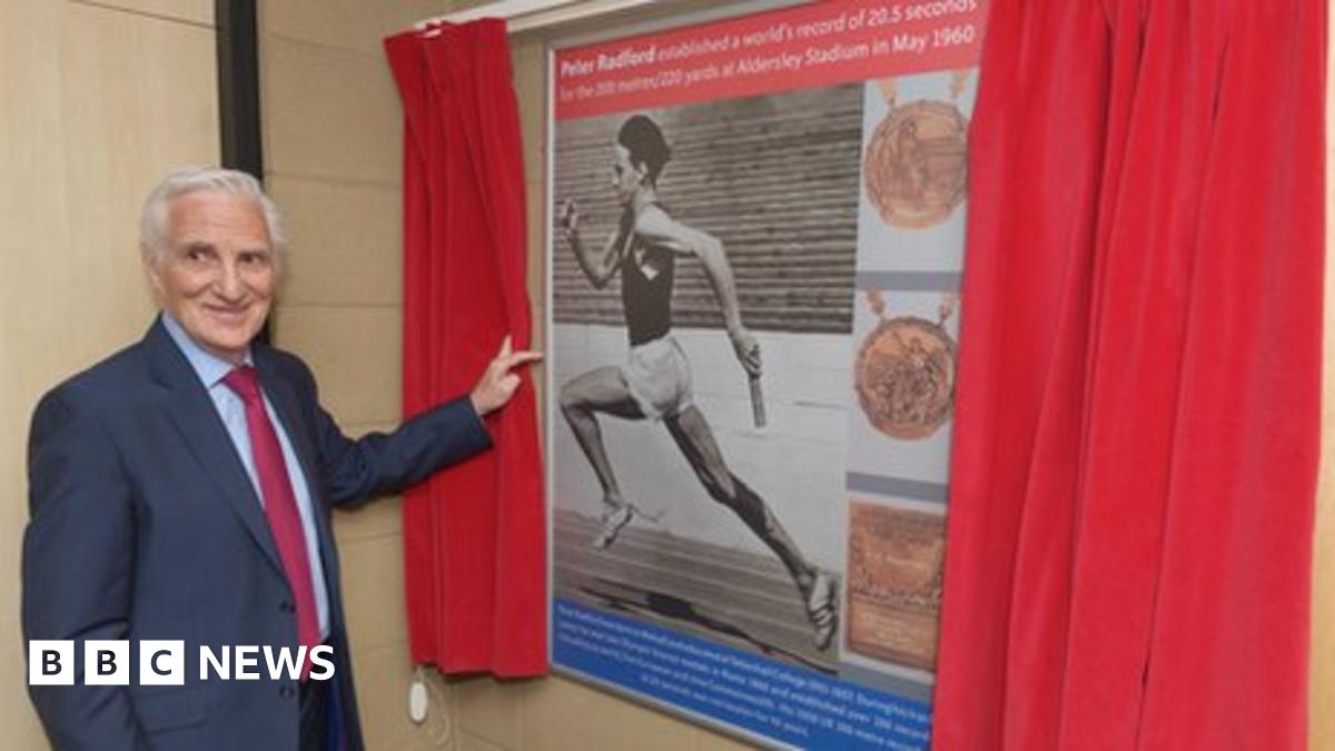 Peter Radford mural unveiled to honour world record breaker - BBC News