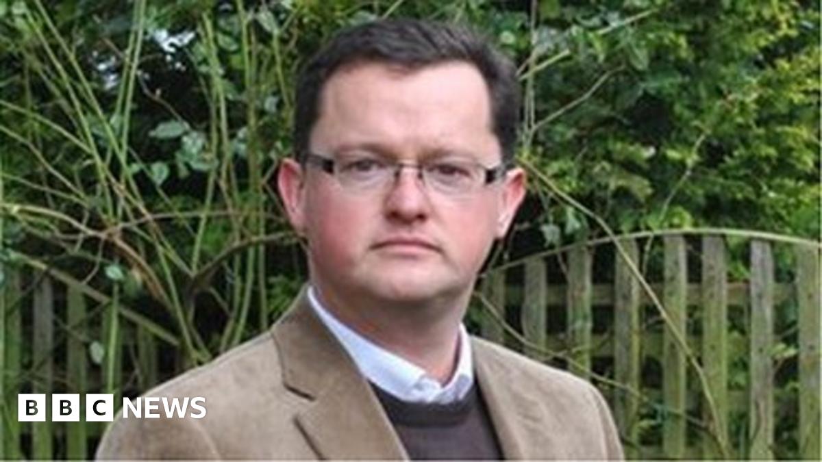 NHS chief 'stopped from speaking on patient safety' - BBC News