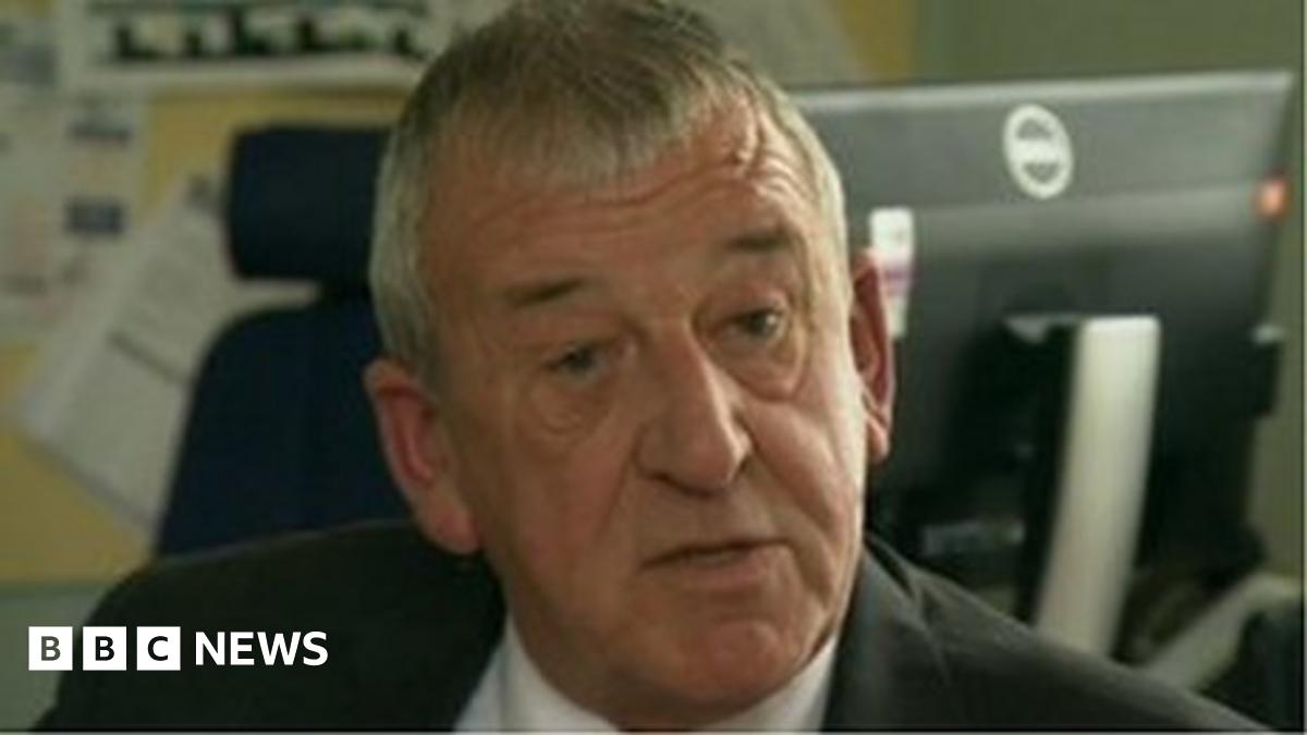 Bid for referendum on Fylde Borough Council decisions - BBC News