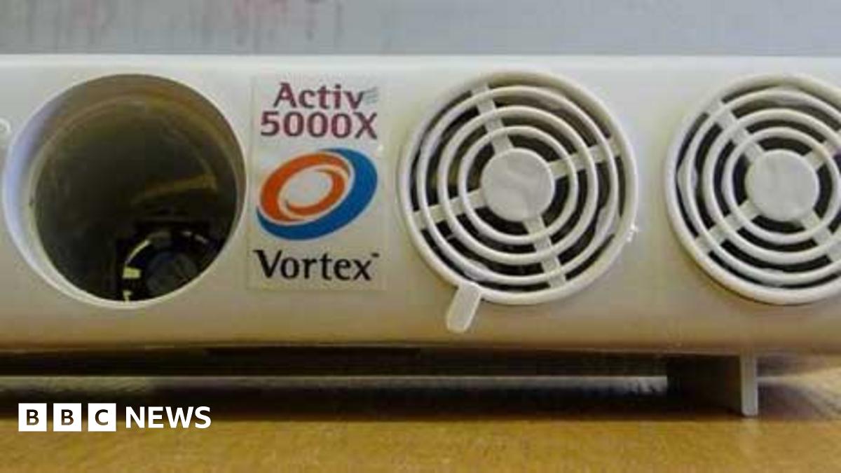 'Smelly' fans remind people to eat - BBC News