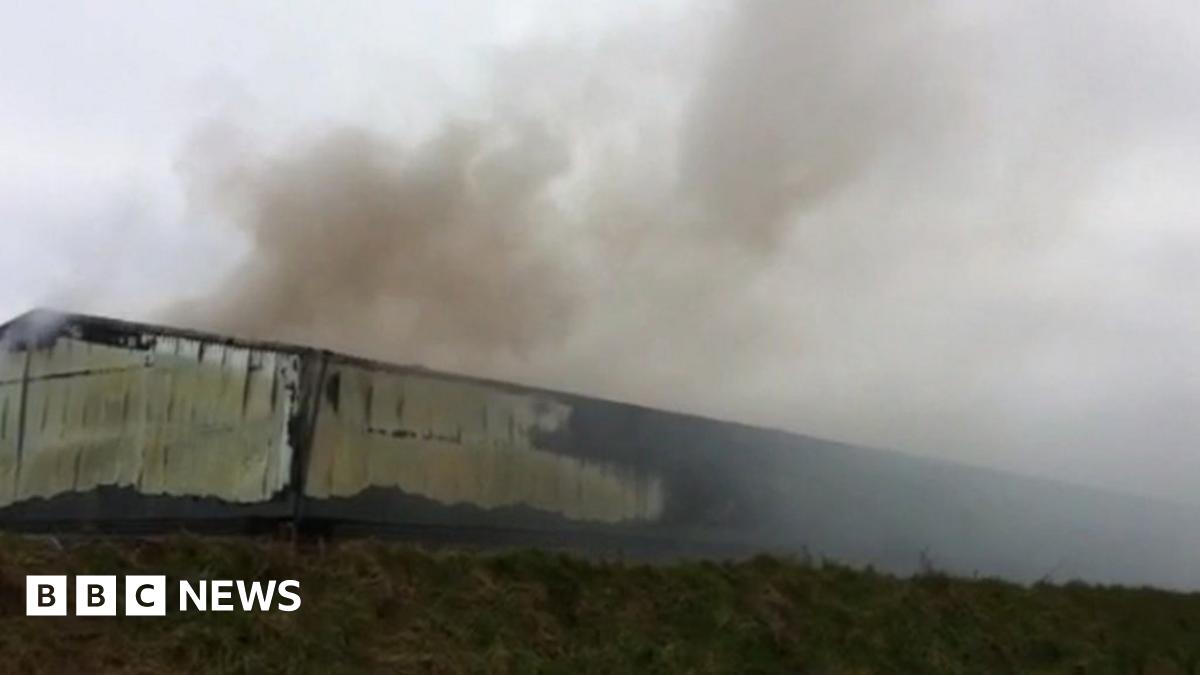 Tonnes of carpets destroyed in Ancaster fire - BBC News