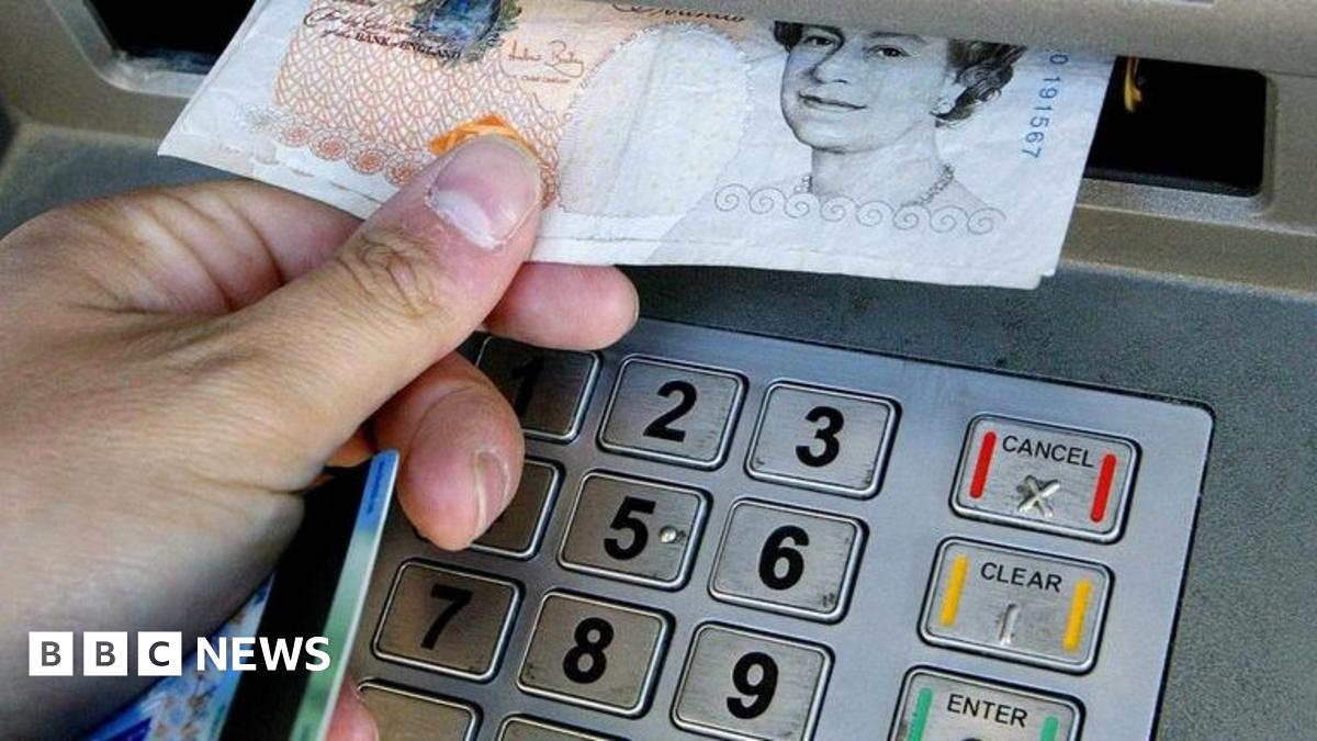 Cleveland Police warning over ATM 'cash trap' devices - BBC News