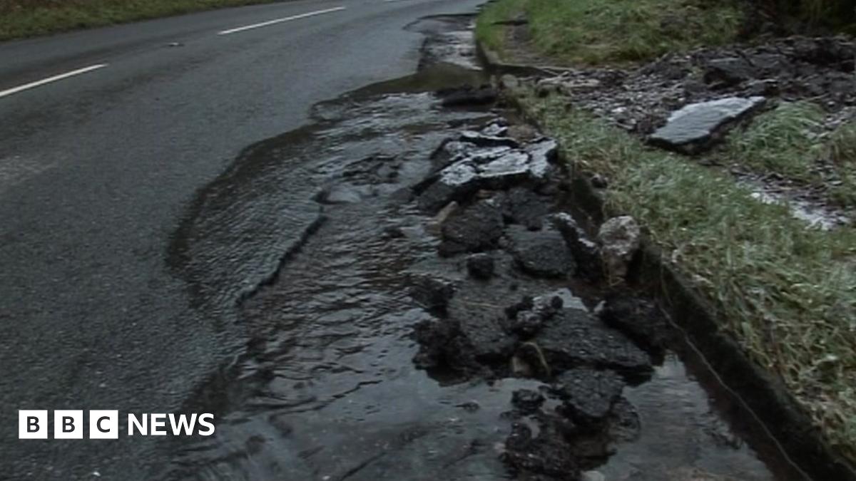 Cheddar Gorge road reopens after flood damage - BBC News