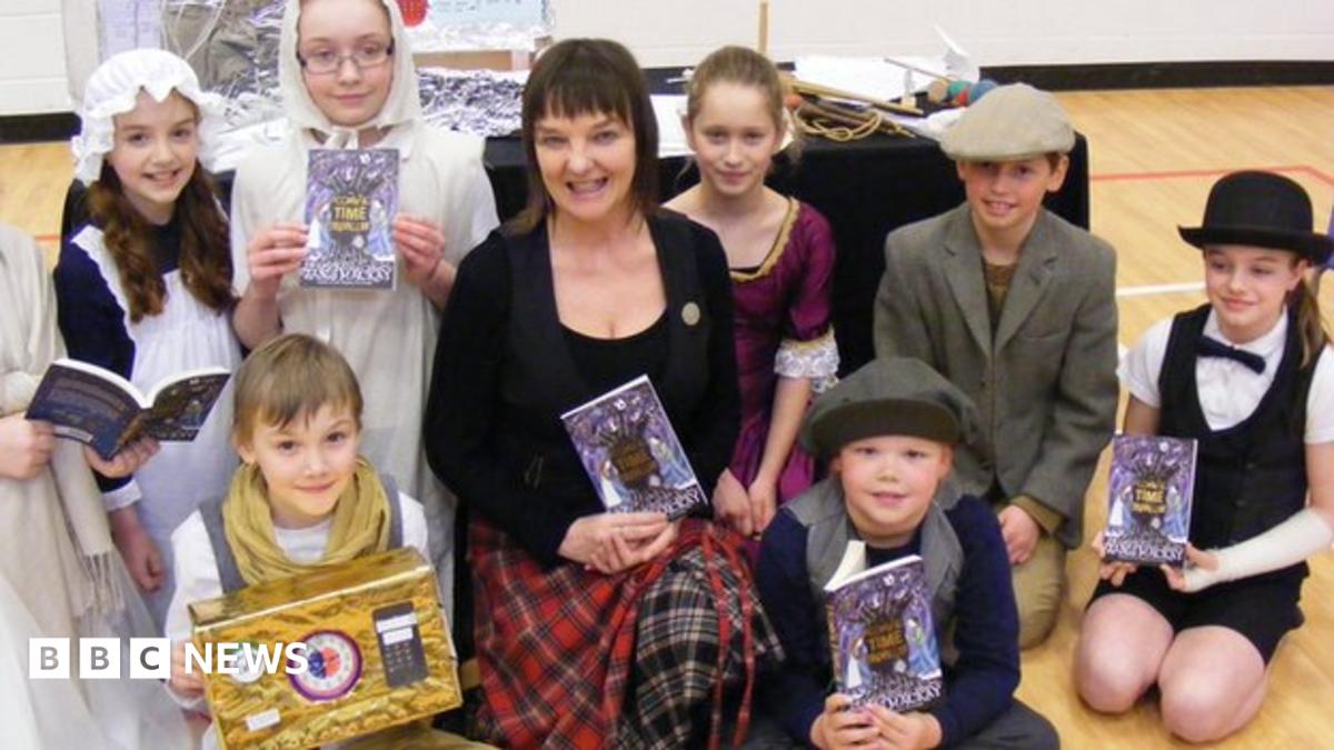 Peebles' Kingsland Primary School hosts book launch - BBC News