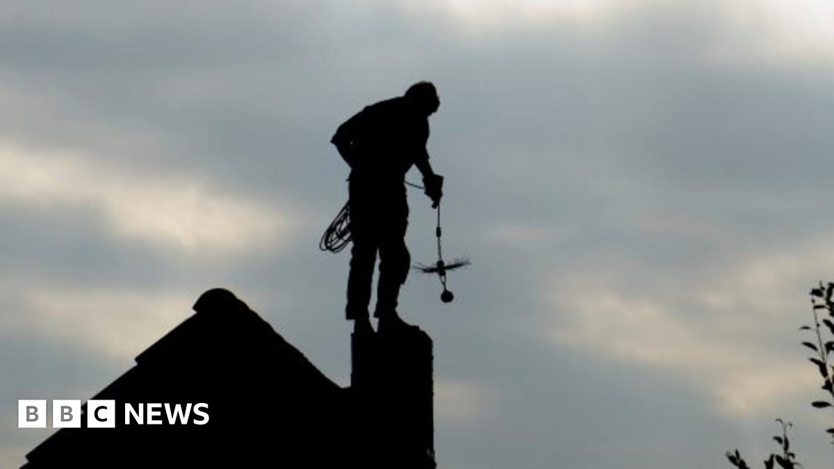 Devon and Somerset Fire crews deal with 'a chimney blaze a day' - BBC News