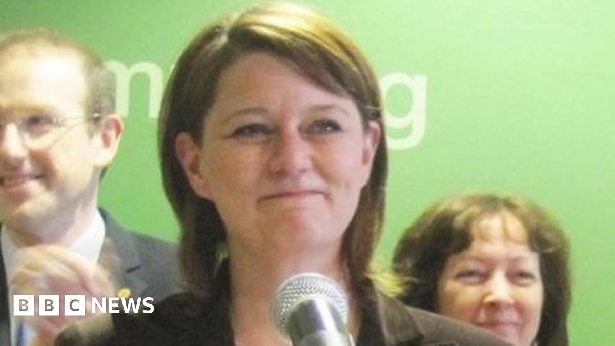 Plaid Cymru's Leanne Wood: Legislate for more women AMs - BBC News