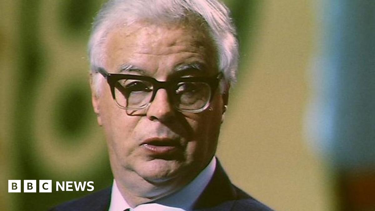 Former Scottish Secretary Bruce Millan dies aged 85 - BBC News